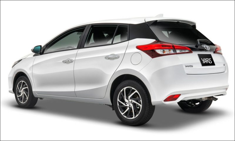Refreshed Toyota Yaris looks good in new Cyan Metallic paint | VISOR