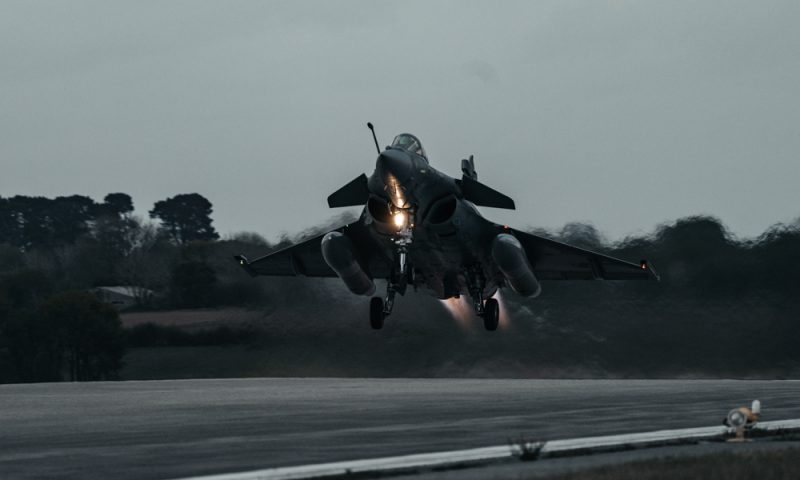 Racing supercars (or hypercars) against jet aircraft is pretty silly ...