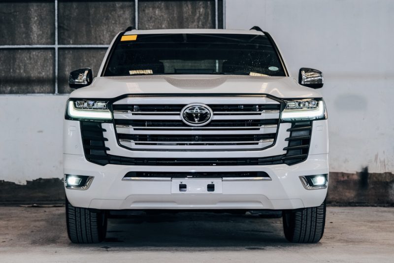 We drive the all-new Toyota Land Cruiser 300 | VISOR