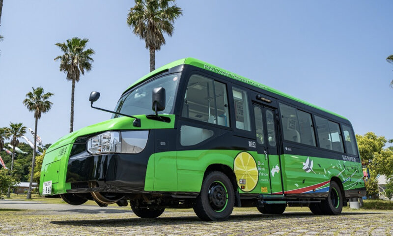 This bus in Japan can effortlessly get on train tracks | VISOR