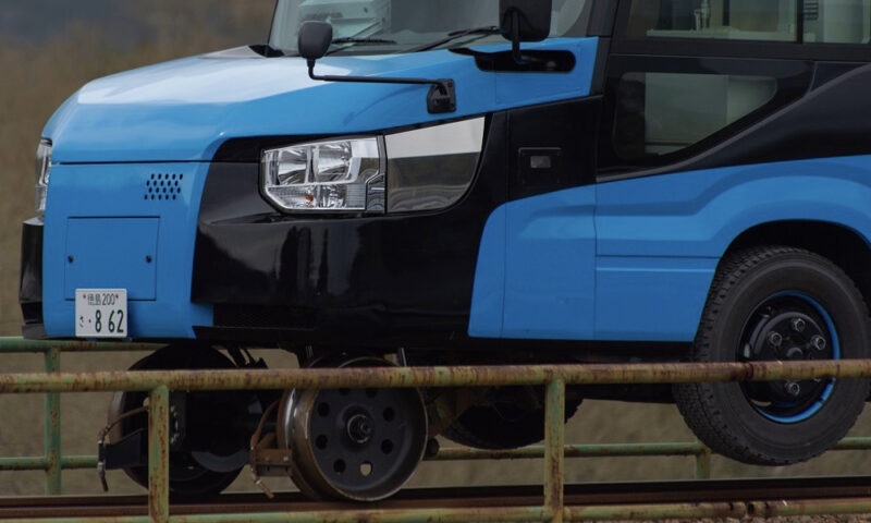 This bus in Japan can effortlessly get on train tracks | VISOR