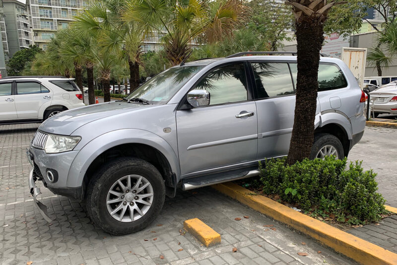 Driver narrates that this is another SUA incident | VISOR