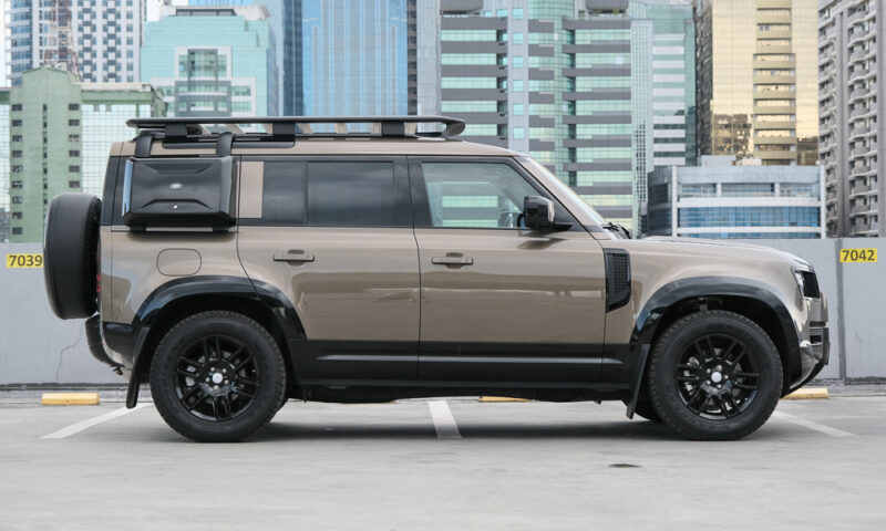 Photos: Land Rover Defender 110 with Explorer Pack | VISOR