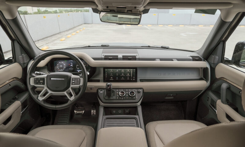 Photos: Land Rover Defender 110 with Explorer Pack | VISOR