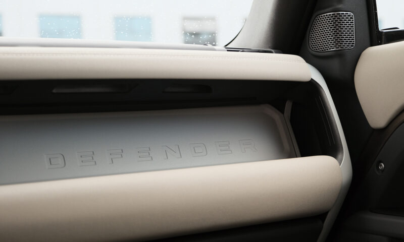 Photos: Land Rover Defender 110 with Explorer Pack | VISOR