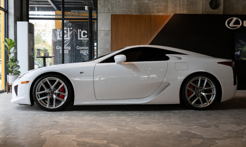 Photos: ‘Lexus Roadshow’ at Karrera Showroom | VISOR