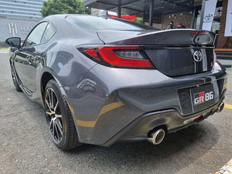 Taking the Toyota GR86 out for a quick drive | VISOR