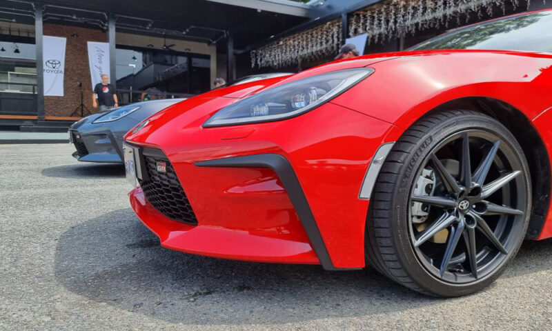 Taking the Toyota GR86 out for a quick drive | VISOR