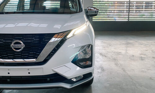 Nissan Livina VL AT: Rejoining the MPV segment with a familiar shape ...