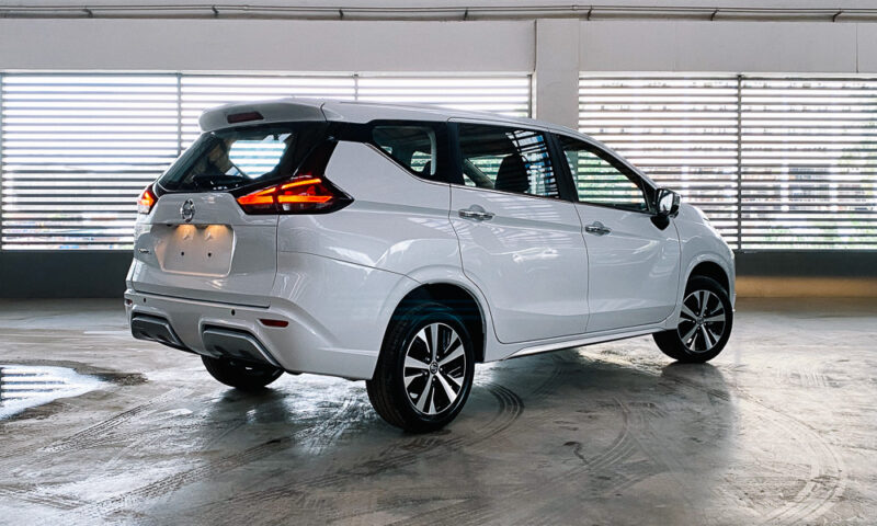 Nissan Livina VL AT: Rejoining the MPV segment with a familiar shape ...