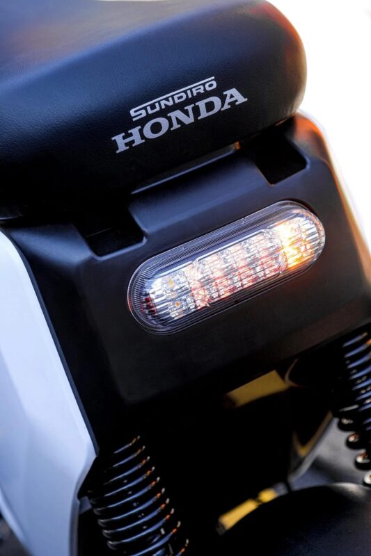 The Sundiro Honda S07 is a snazzy-looking e-scooter | VISOR