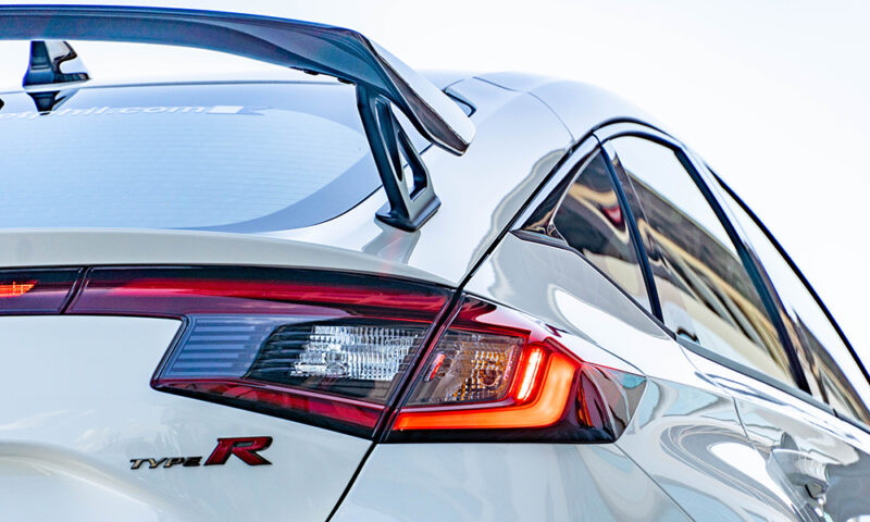 Hot laps with the Honda Civic Type R (FL5) | VISOR