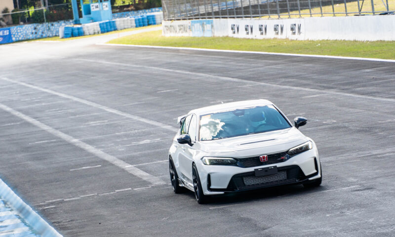 Hot laps with the Honda Civic Type R (FL5) | VISOR