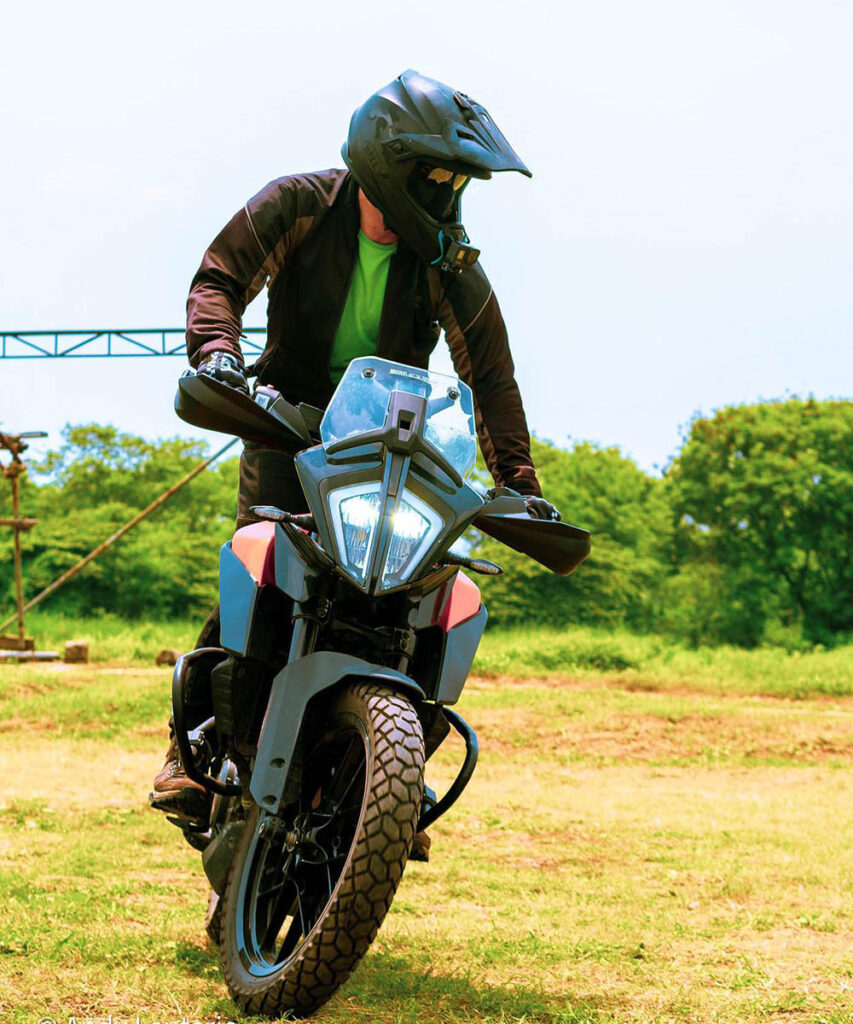 Practical skills exercise: Low-speed counter-leaning | VISOR