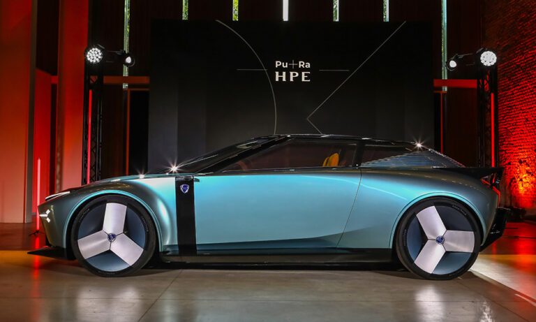 Lancia unveils a look at its future with the beautiful Pu+Ra HPE ...
