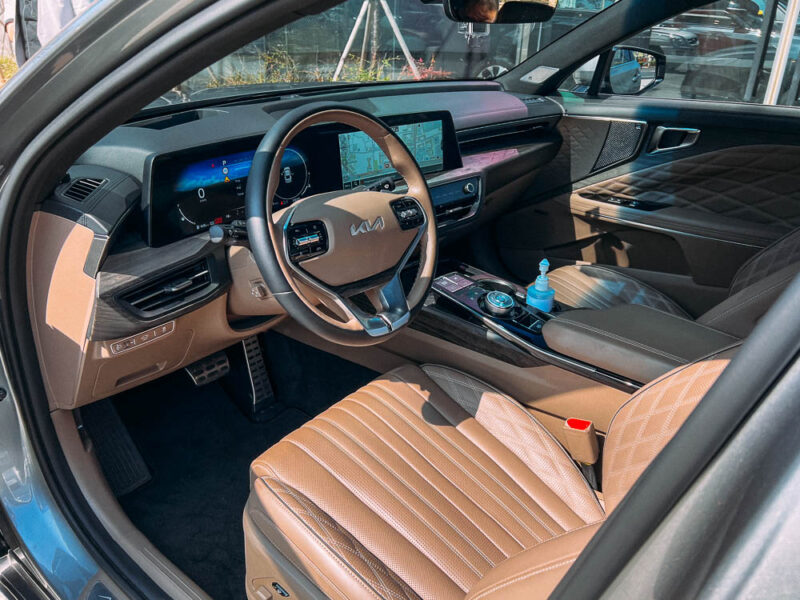 Sampling the Kia K8 and Niro HEV in South Korea | VISOR