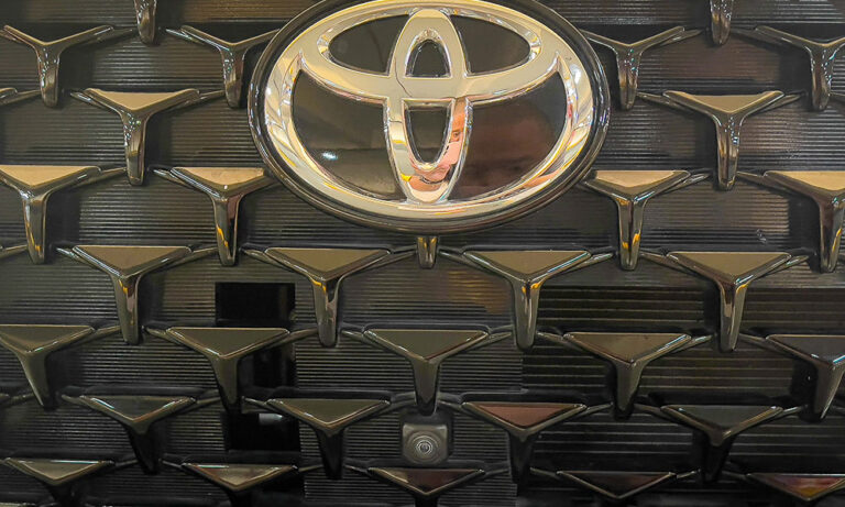 Toyota Veloz 1.5V: Stepping out of the Avanza’s shadow | VISOR