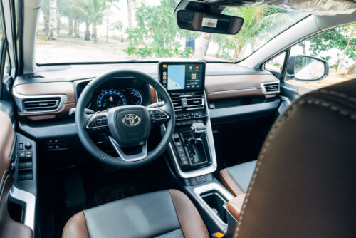 The Toyota Zenix wants to be your next hybrid MPV | VISOR