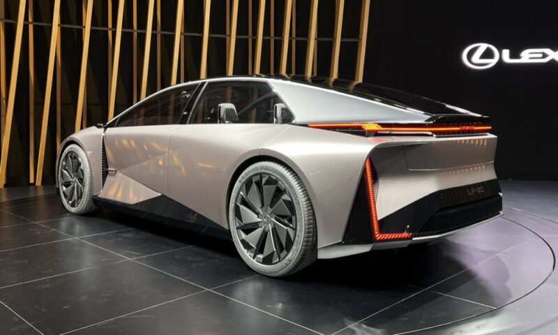 JMS 2023: Lexus reveals the LF-ZC and LF-ZL concepts | VISOR