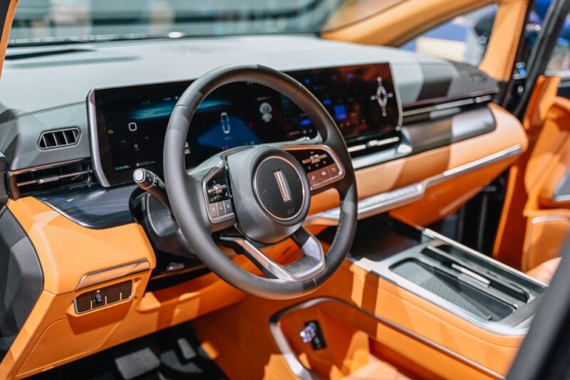Auto Guangzhou 2023: The Wey High Mountain is a new luxury MPV ...