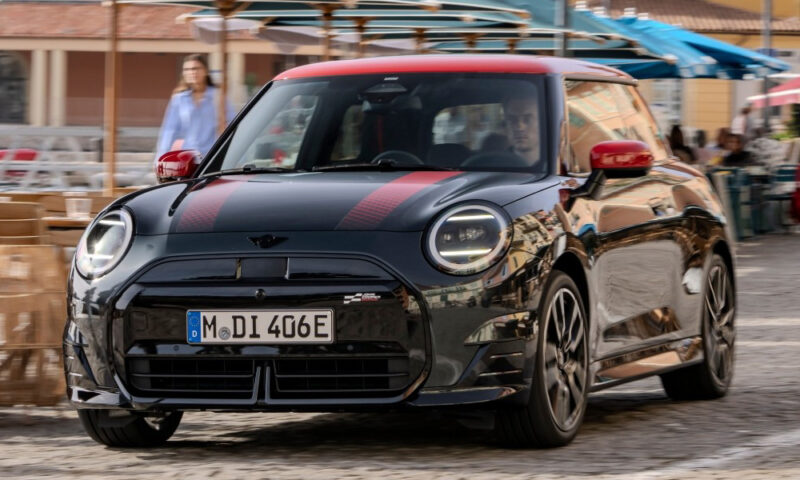 Mini spices up the Cooper SE with a JCW trim treatment | VISOR