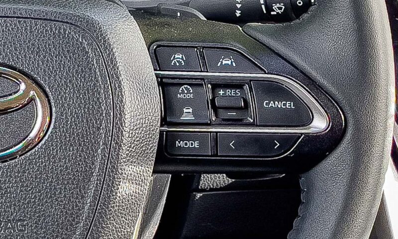 Toyota Zenix Q HEV: Revolutionary good | VISOR