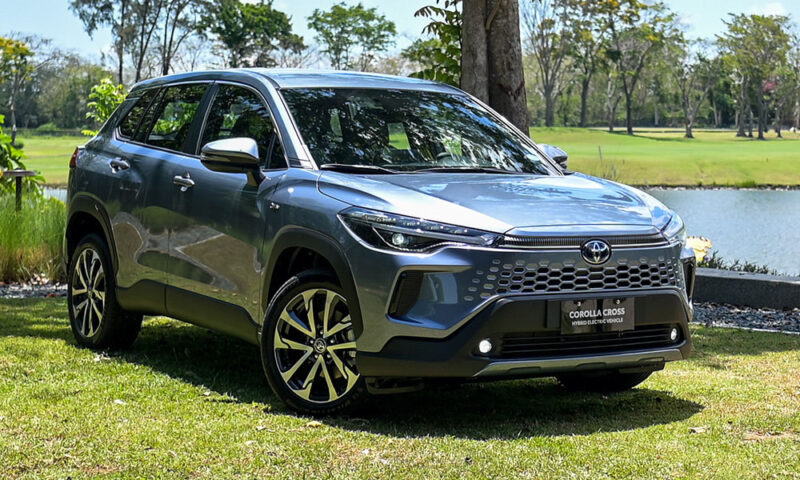 The new Toyota Corolla Cross says goodbye to ICE-only propulsion | VISOR