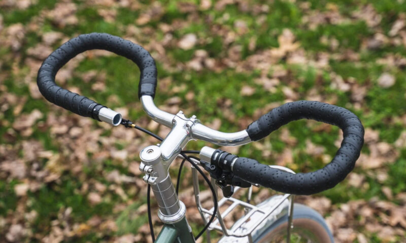 Have a chill ride with swept-back handlebars | VISOR
