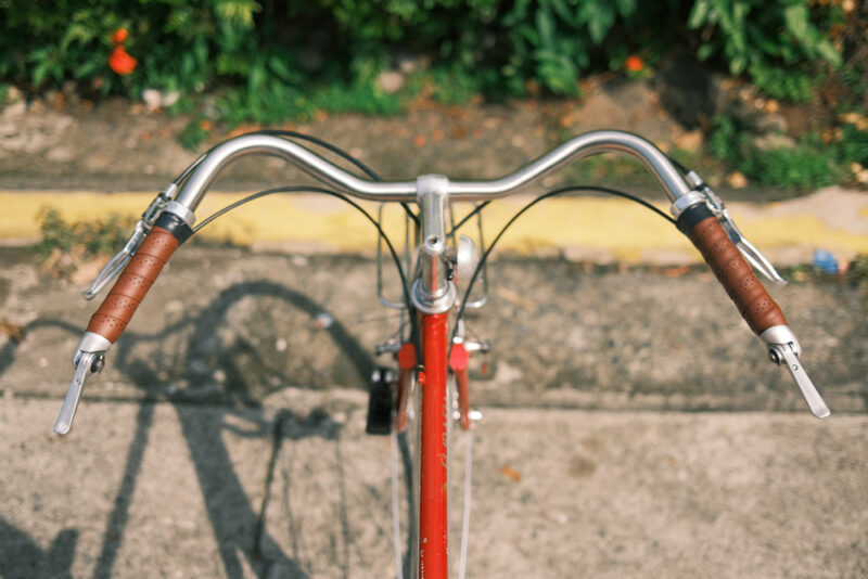 Have a chill ride with swept-back handlebars | VISOR