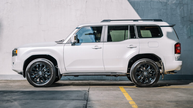 We tried the all-new boxy Toyota Land Cruiser Prado | VISOR