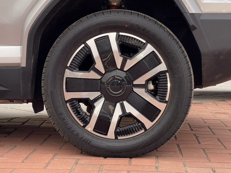 The Jaecoo EJ6 is a boxy, fully electric SUV | VISOR