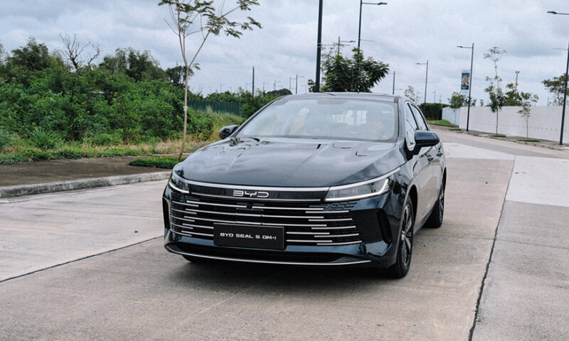 The BYD Seal 5 DM-i PHEV takes on the subcompact 4-door market | VISOR