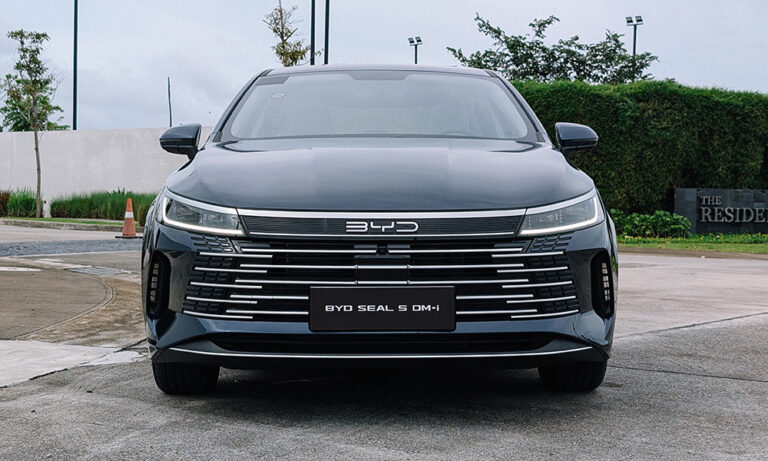 The BYD Seal 5 DM-i PHEV takes on the subcompact 4-door market | VISOR