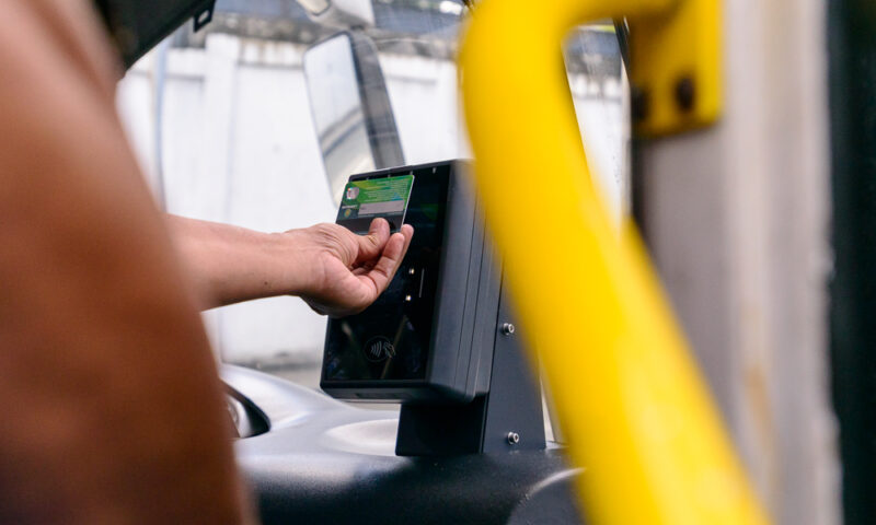 You can now use your credit and debit cards on BGC buses | VISOR