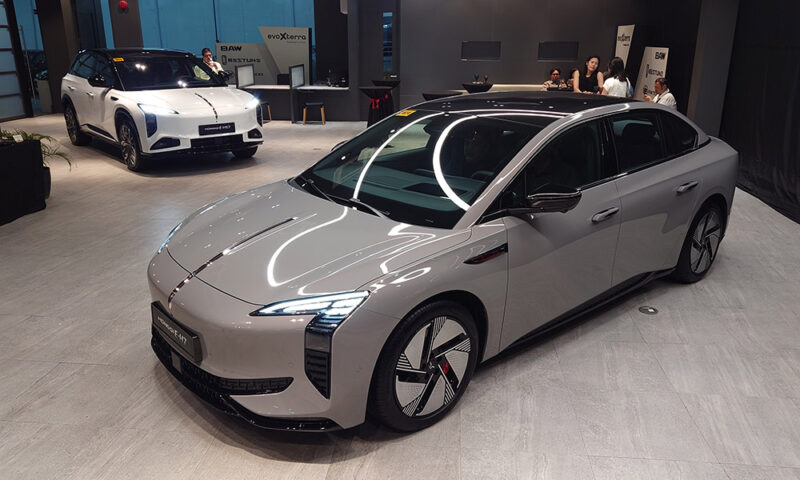 Hongqi PH introduces 2 new all-electric car models | VISOR