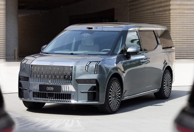 The Zeekr 009 gives our market an ultra-modern, luxury minivan EV | VISOR
