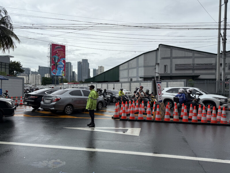 You can now turn left from Kapitolyo to Lawton-Santa Monica Bridge ...