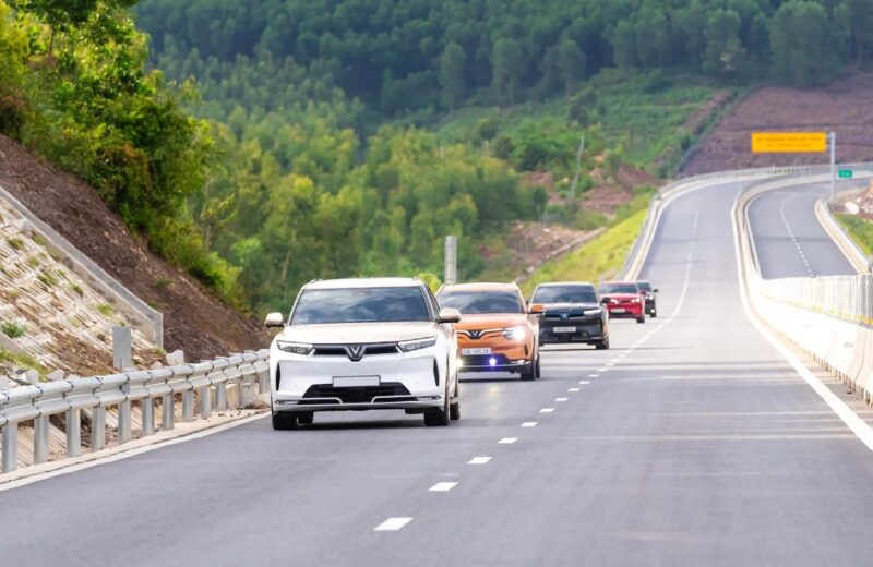 VinFast sets a Vietnamese record, reaching 100,000 cars sold in first 3 ...